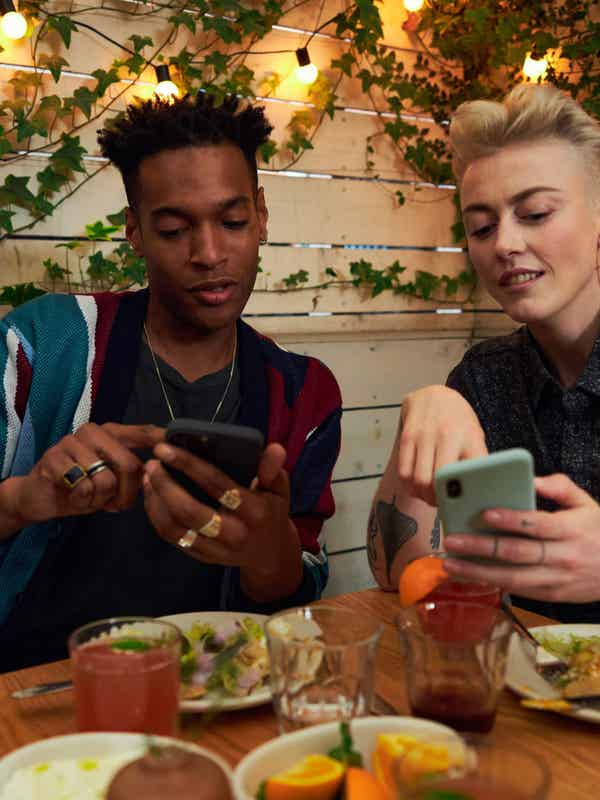 Geld Online Senden | Geld Schnell Überweisen | PayPal CH