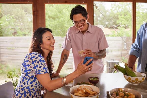 Send Money Online to Vietnam from the US | PayPal US